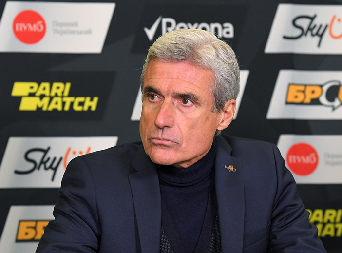 Luis Castro: "Championship is more important"